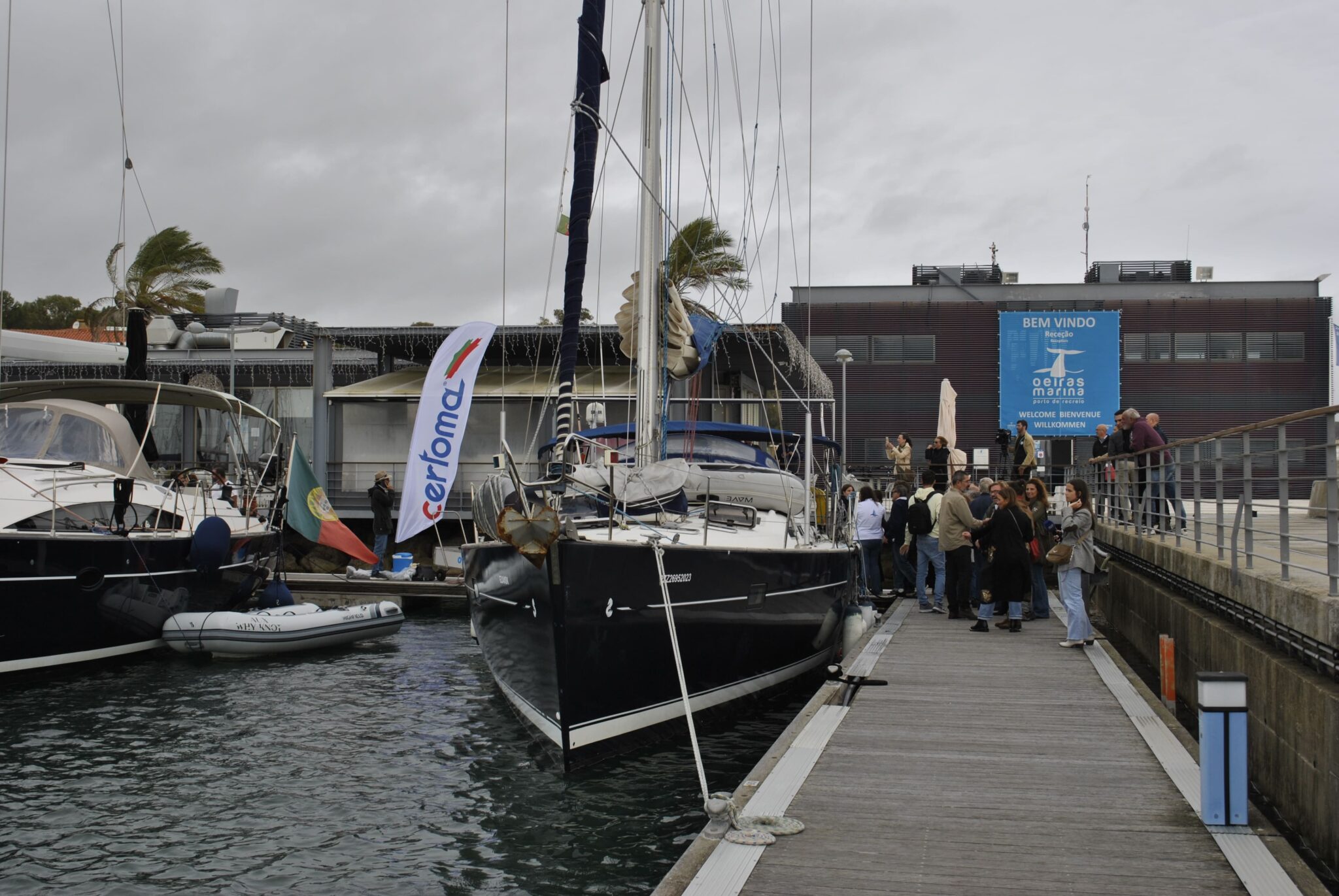 A família 4n’alheta inicia a sua viagem de barco pelo mundo – Oeiras Viva