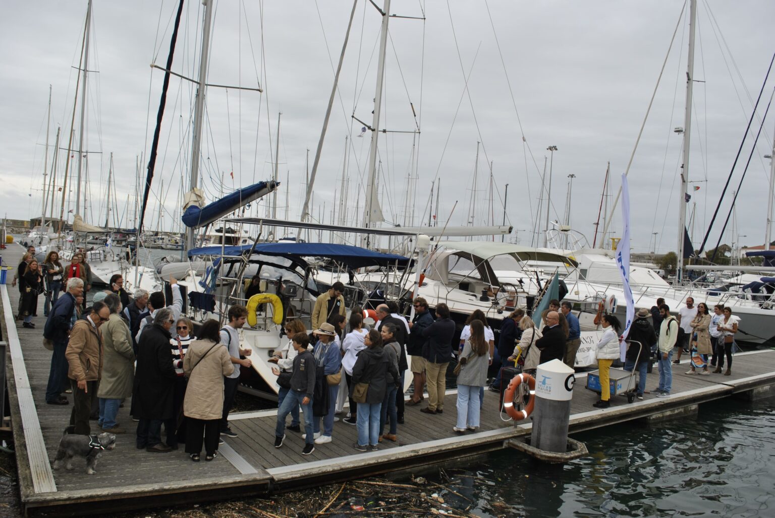 A família 4n’alheta inicia a sua viagem de barco pelo mundo – Oeiras Viva